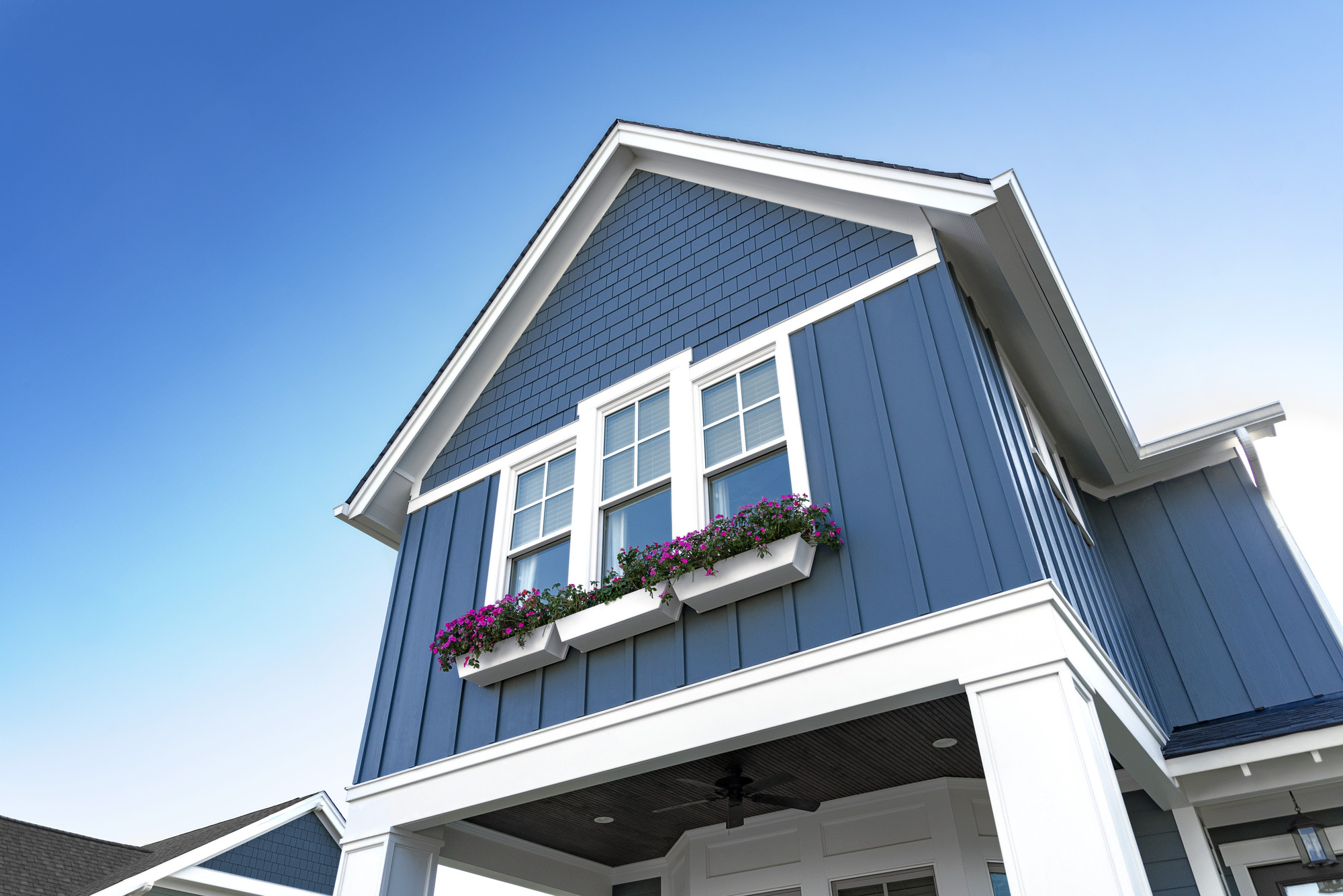 Siding Replacement | Royalty Roofing